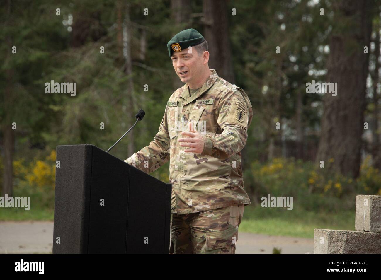 Leadership position hi-res stock photography and images - Alamy