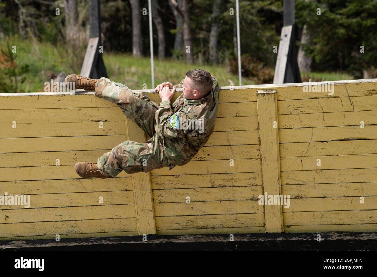 Idaho Army National Guard Staff Sgt. Ephraim Sharp attempts to complete ...