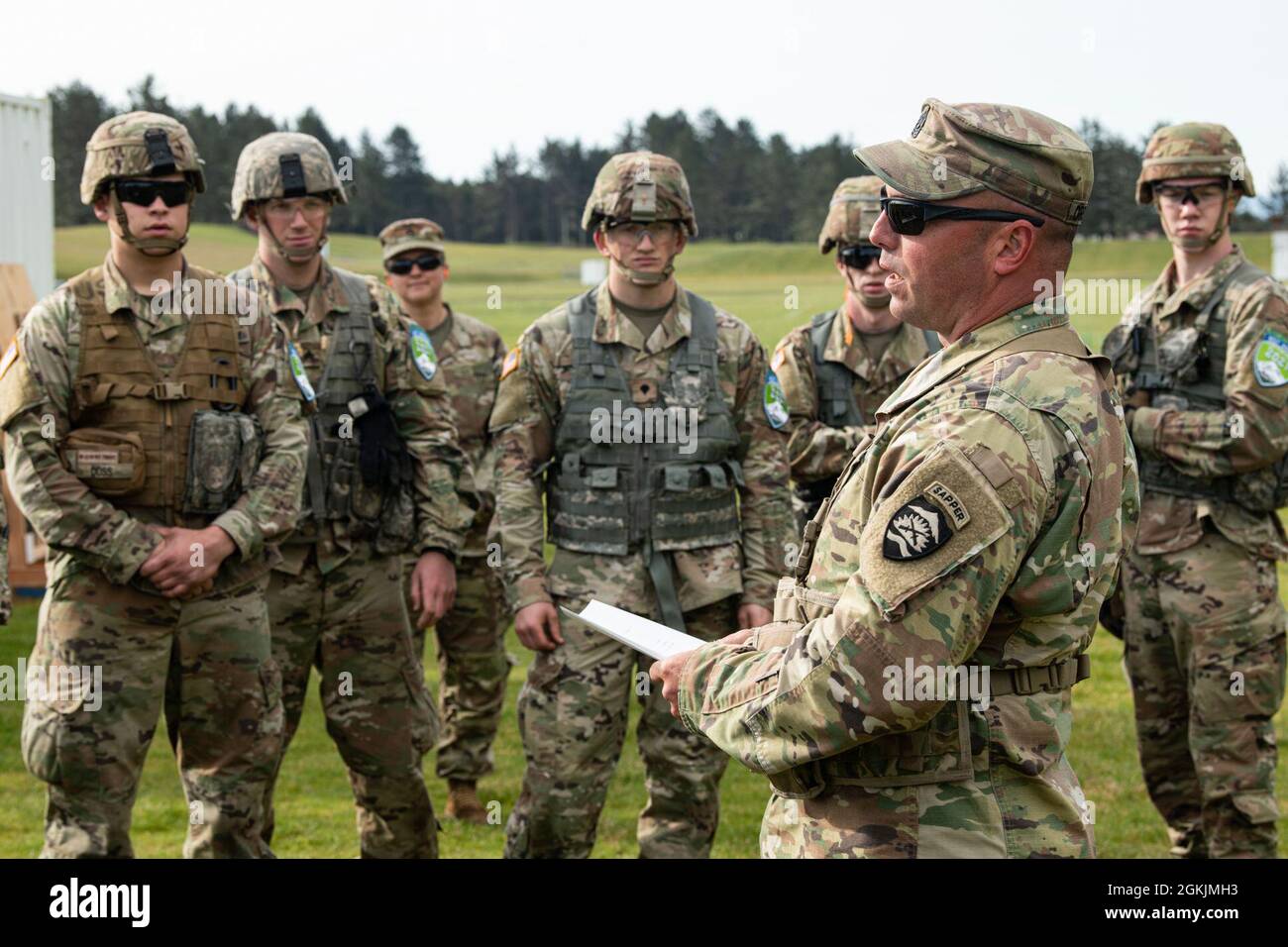 Soldiers receive range instruction exercise prior to qualifying with ...
