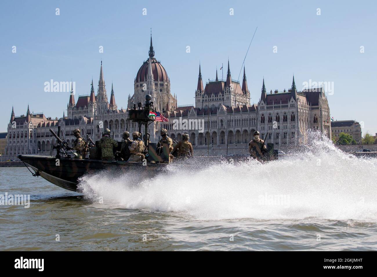 Hungarian Special Operations Forces and Naval Special Warfare operators ...