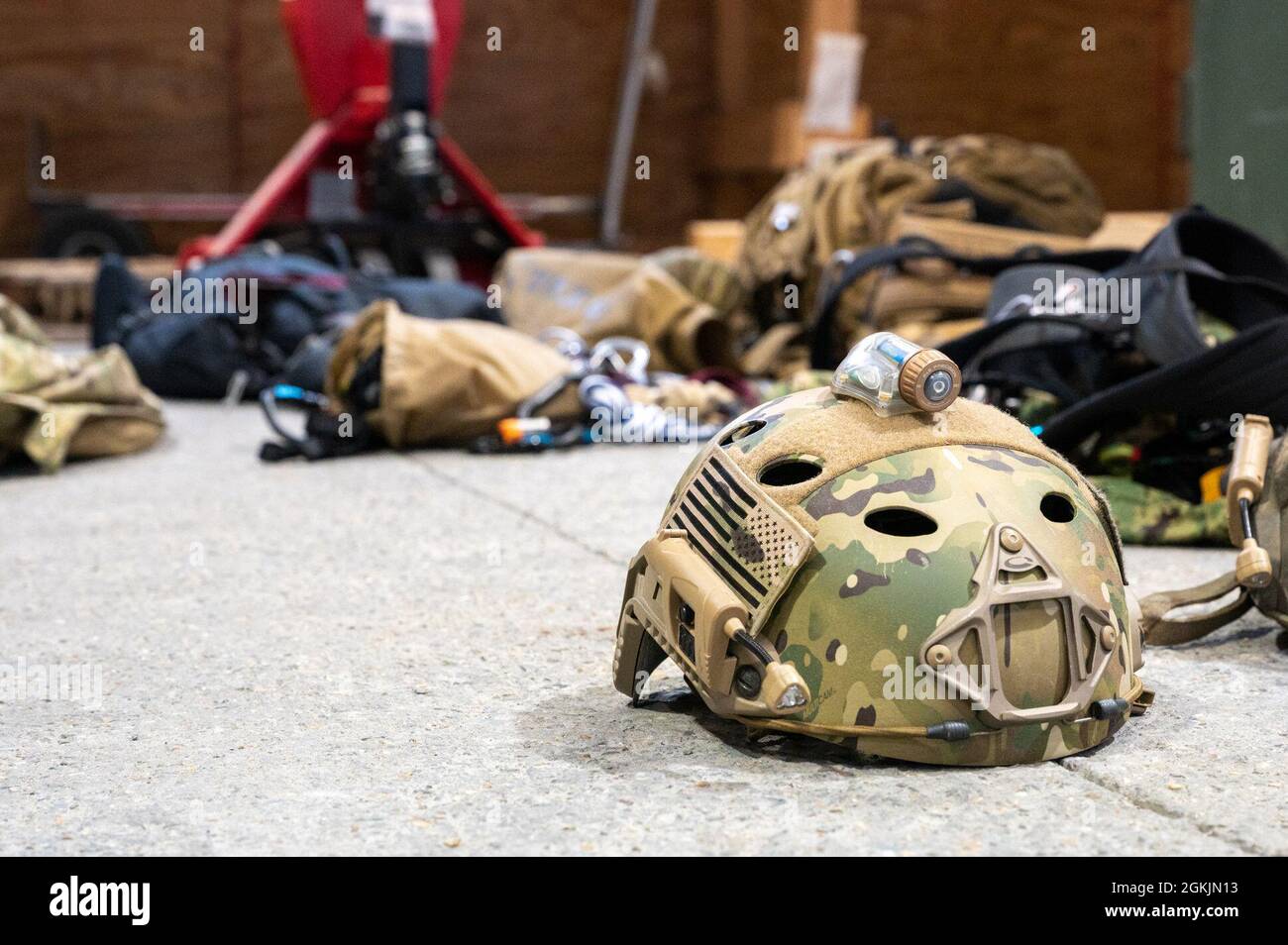 Romanian special operations forces hi-res stock photography and images ...