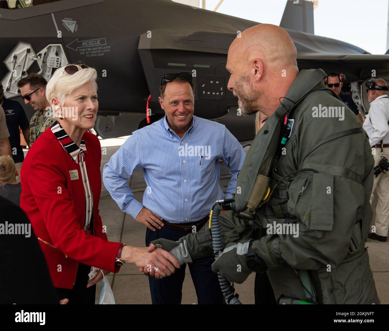 Georgia Lord, Goodyear mayor, greets Royal Danish Air Force pilot “MON ...