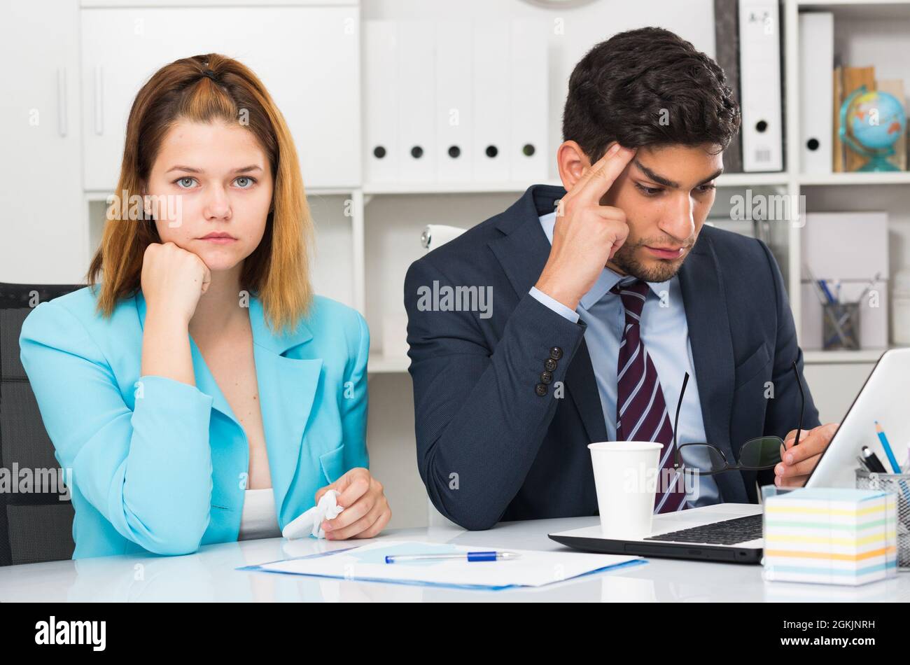 Worried business partners hi-res stock photography and images - Alamy