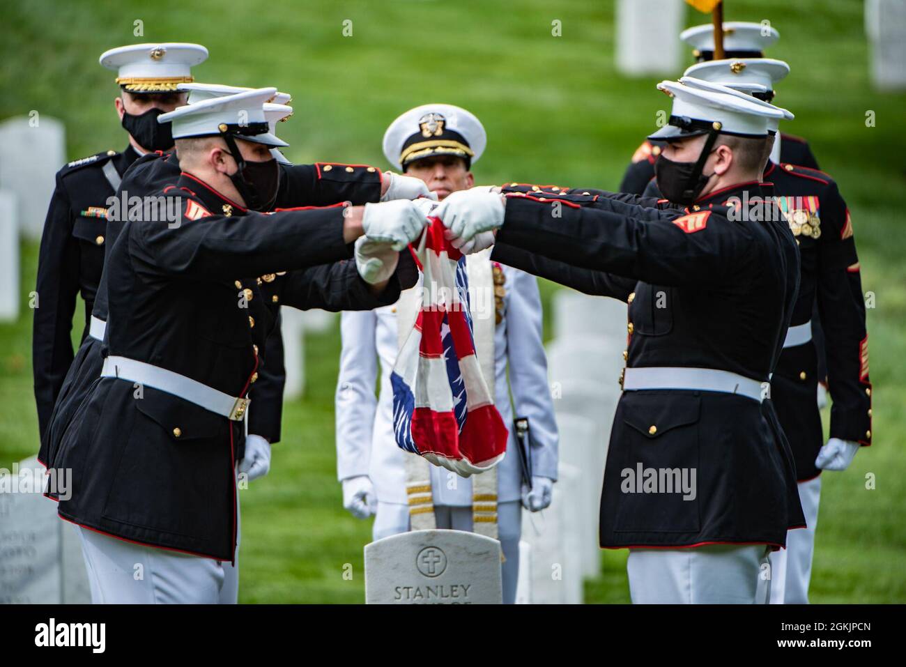 The 3d U.S. Infantry Regiment (The Old Guard) Caisson Platoon, Marines ...