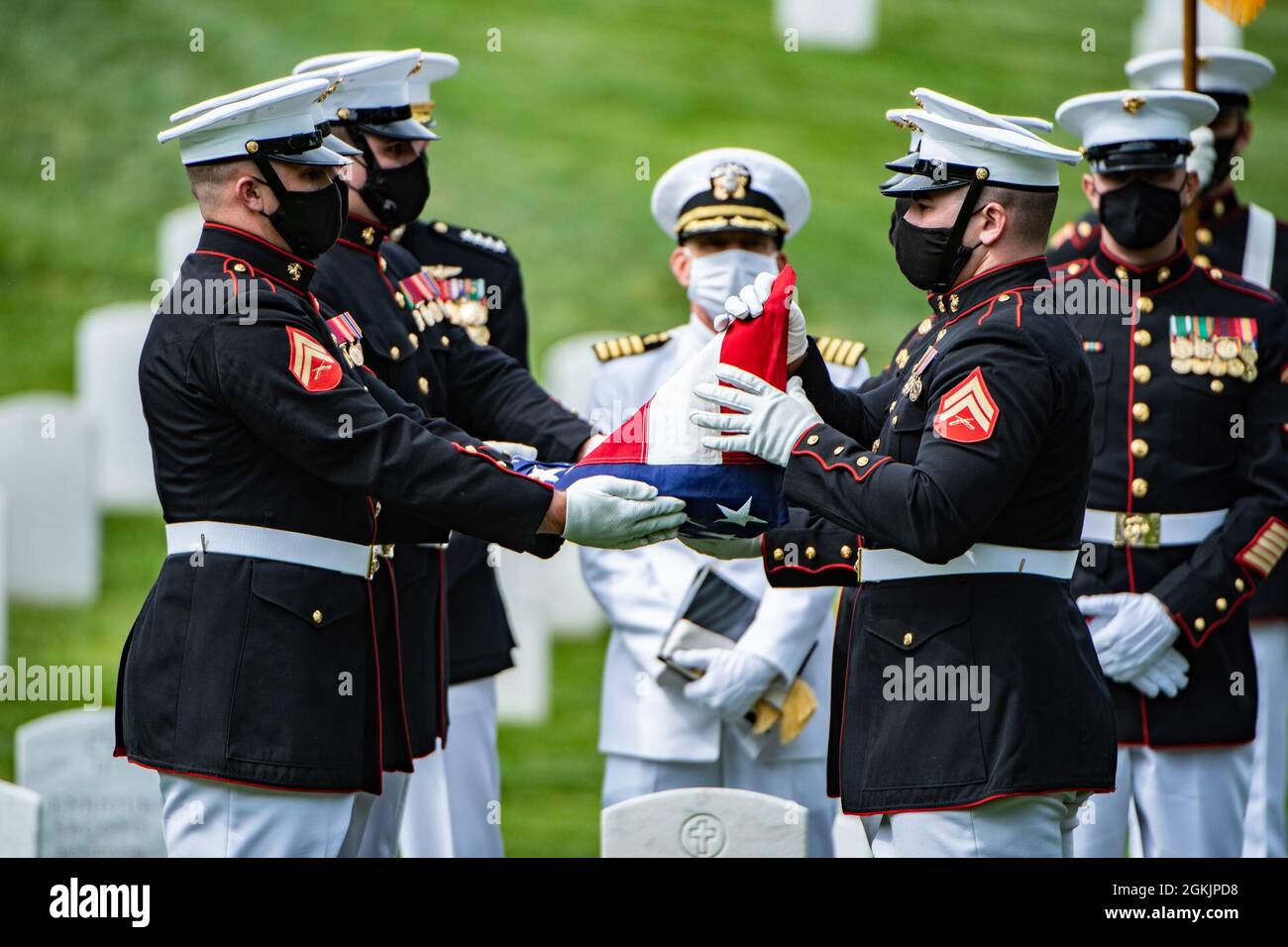 The 3d U.S. Infantry Regiment (The Old Guard) Caisson Platoon, Marines ...