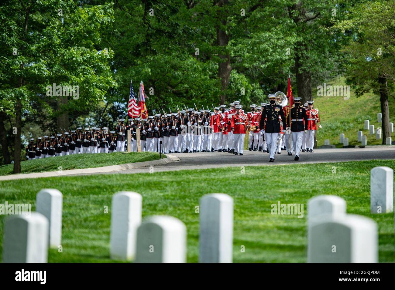 The 3d U.S. Infantry Regiment (The Old Guard) Caisson Platoon, Marines ...