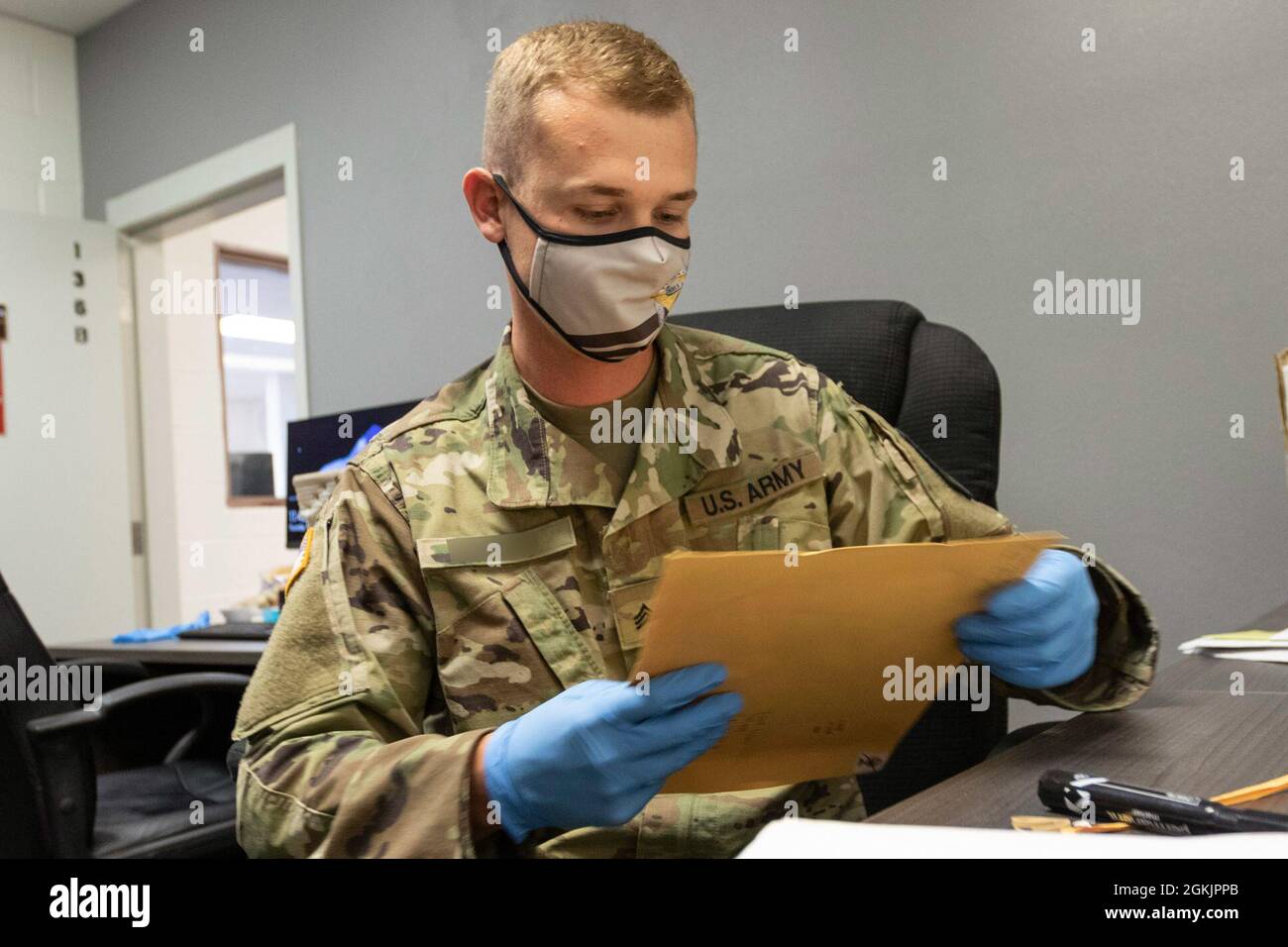 Soldier assigned to Task Force Badge assist Yuma County Sheriffs Office ...