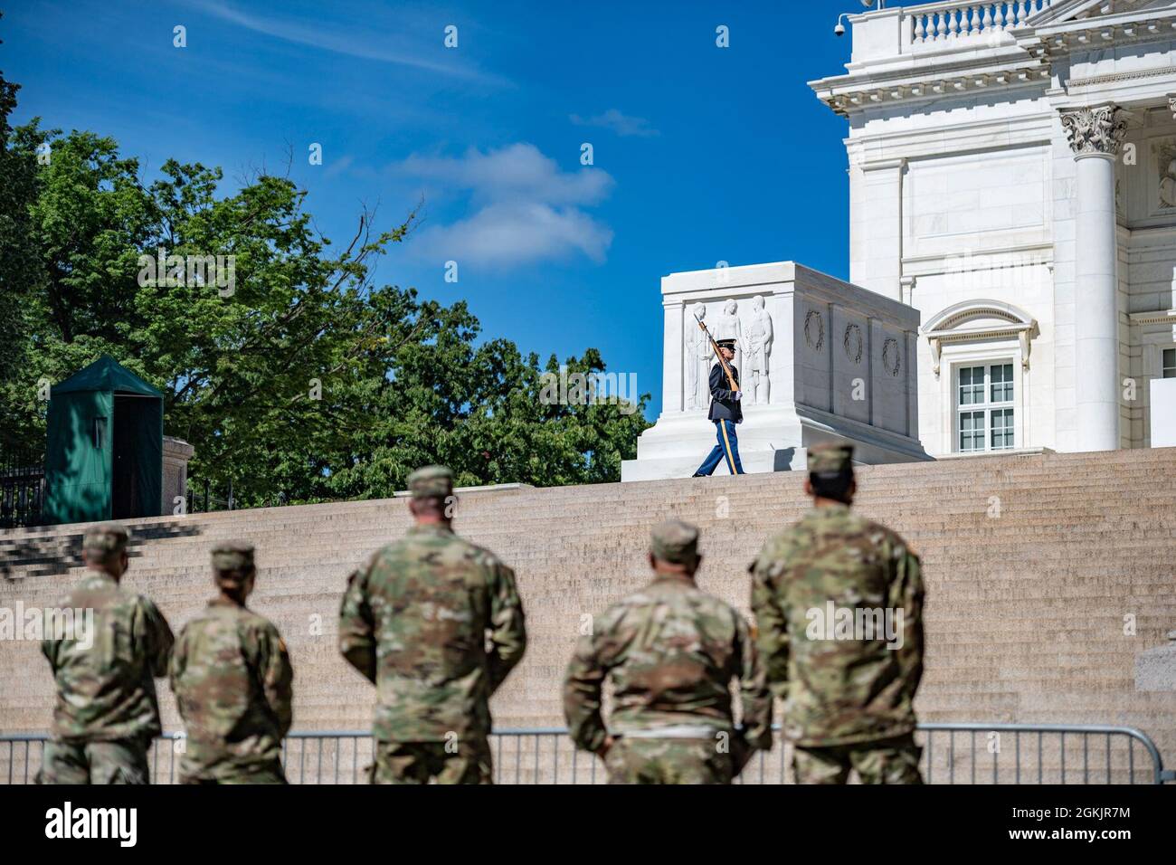 Sentinels from the 3d U.S. Infantry Regiment (The Old Guard) stand ...