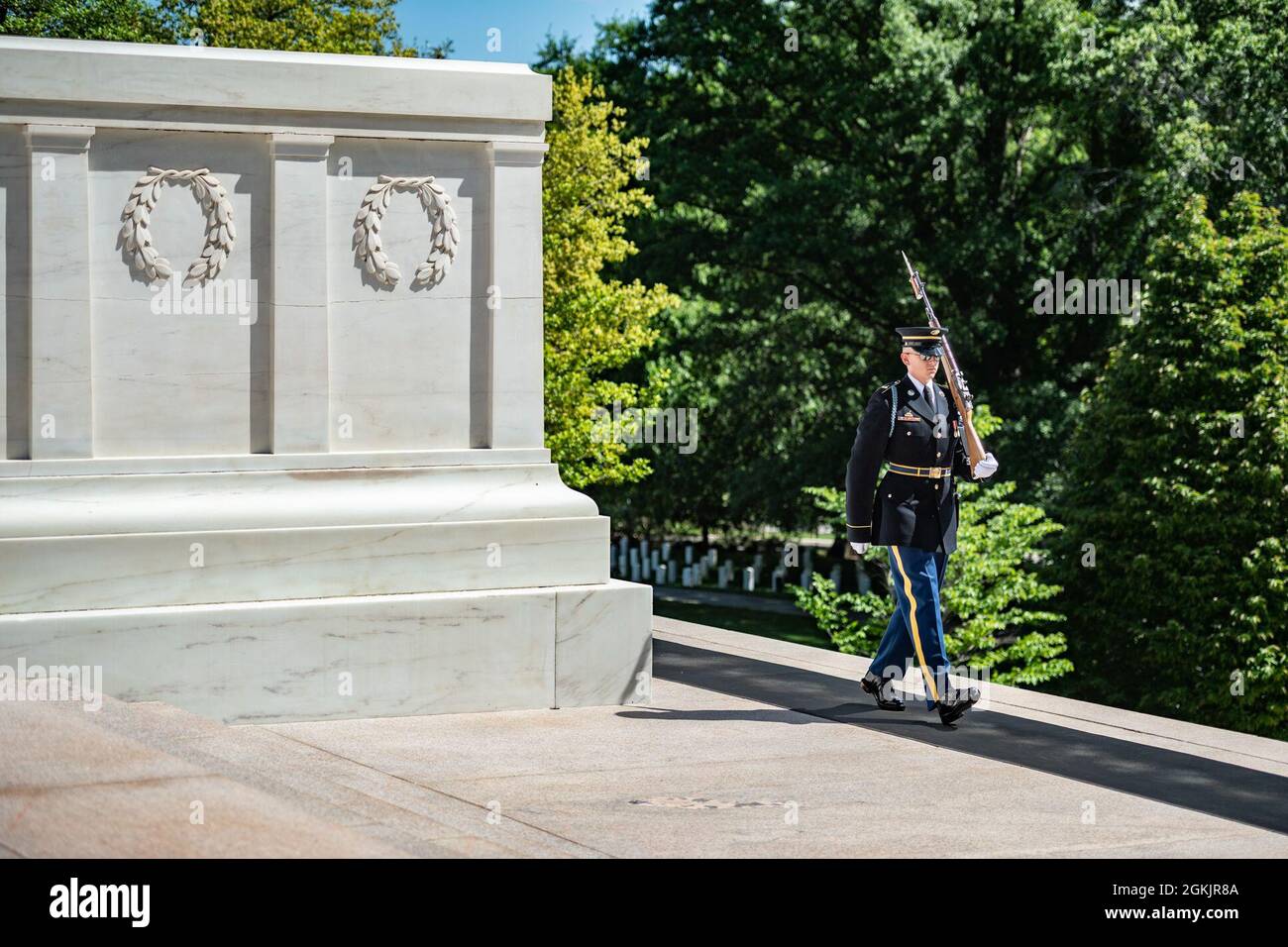 Sentinels from the 3d U.S. Infantry Regiment (The Old Guard) stand ...