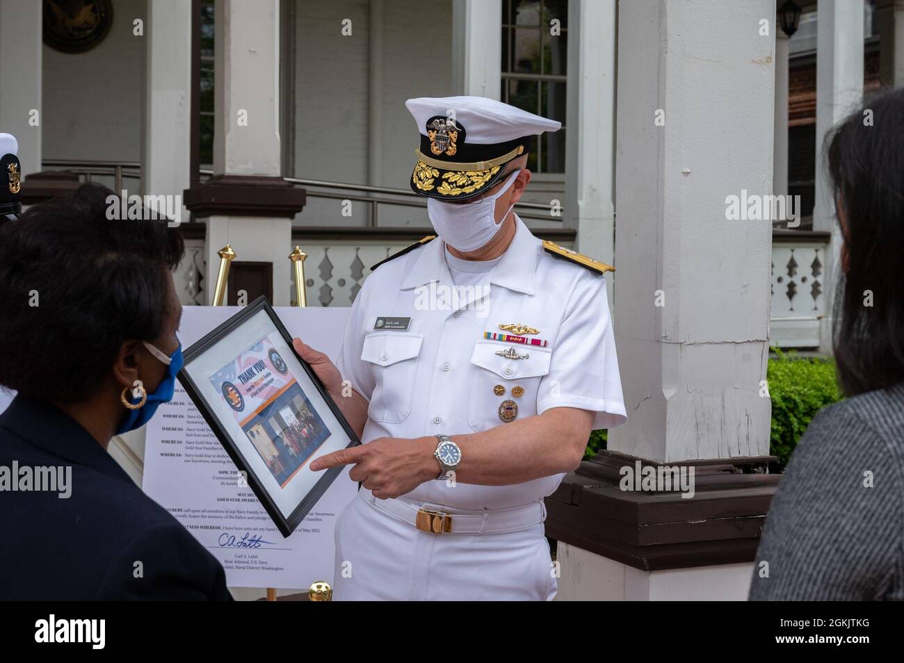 Navy gold star hi-res stock photography and images - Alamy