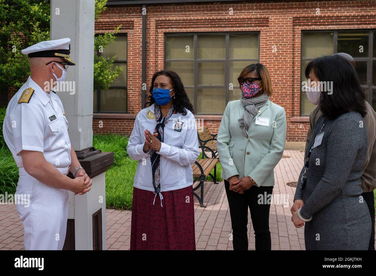Navy gold star hi-res stock photography and images - Alamy