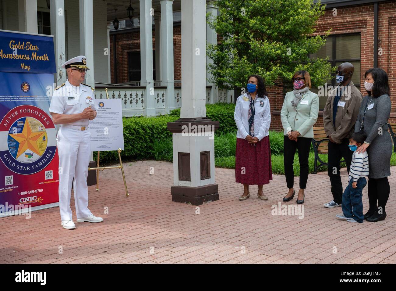 Navy gold star hi-res stock photography and images - Alamy