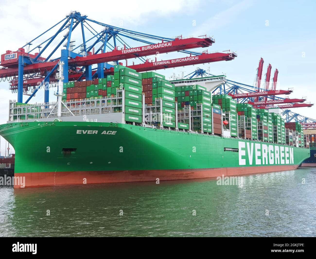 Biggest container ship hi-res stock photography and images - Alamy