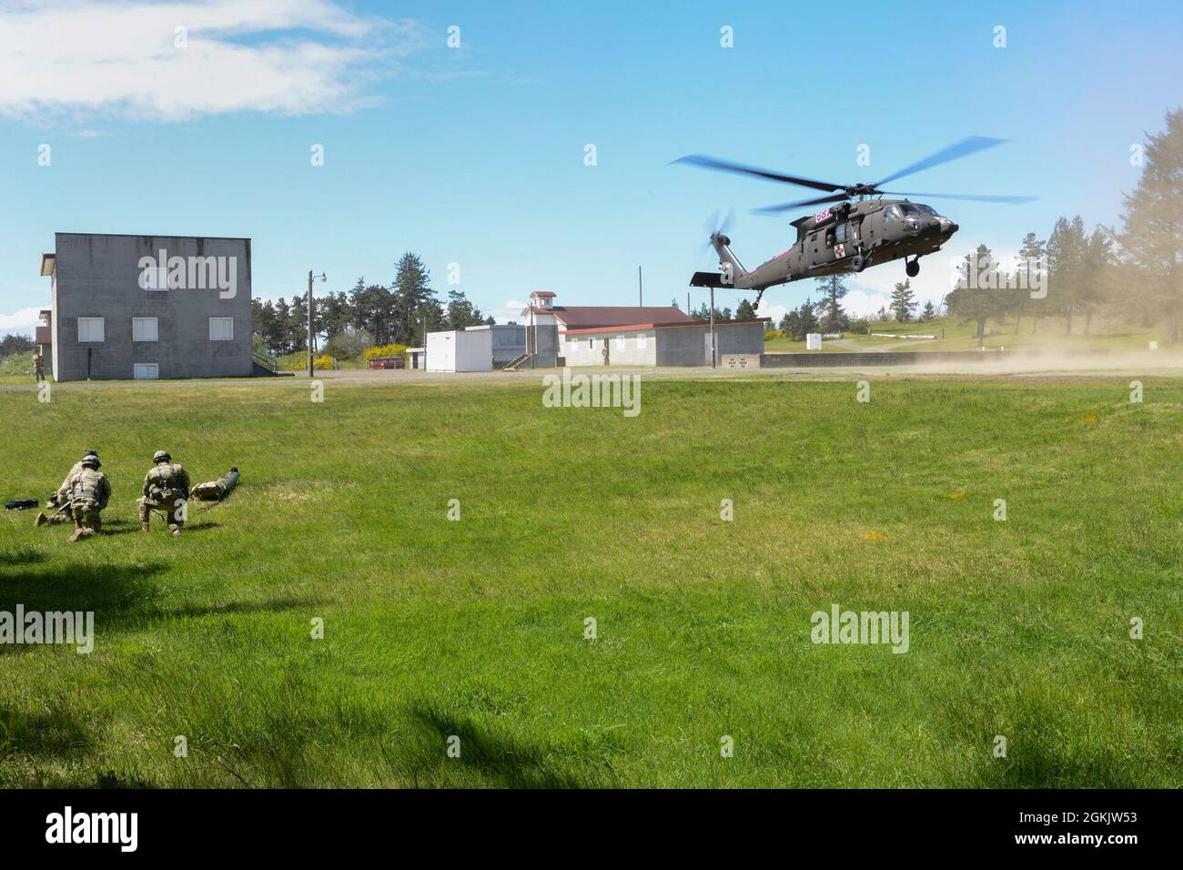 An Oregon Army National Guard HH-60M Black hawk helicopter preforms a ...