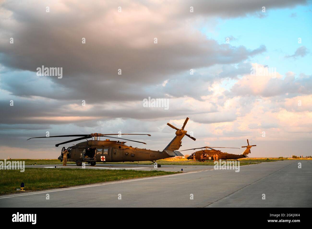 Simultaneous operations hi-res stock photography and images - Alamy