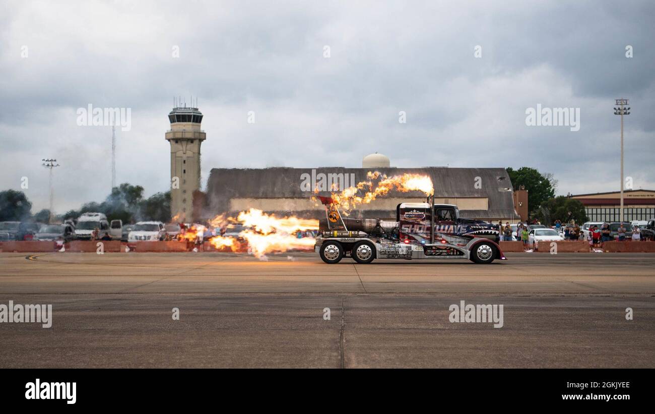 Shockwave jet truck hi-res stock photography and images - Alamy