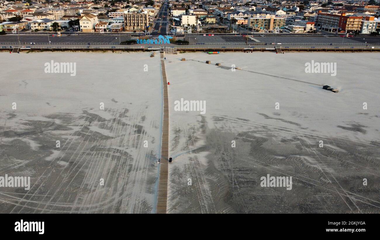 Wildwood boardwalk hi-res stock photography and images - Alamy