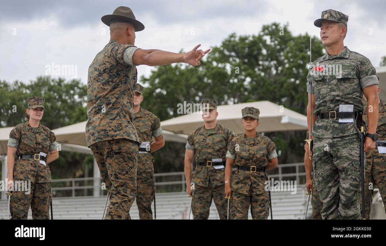 Students with Drill Instructor School, Recruit Training Regiment ...