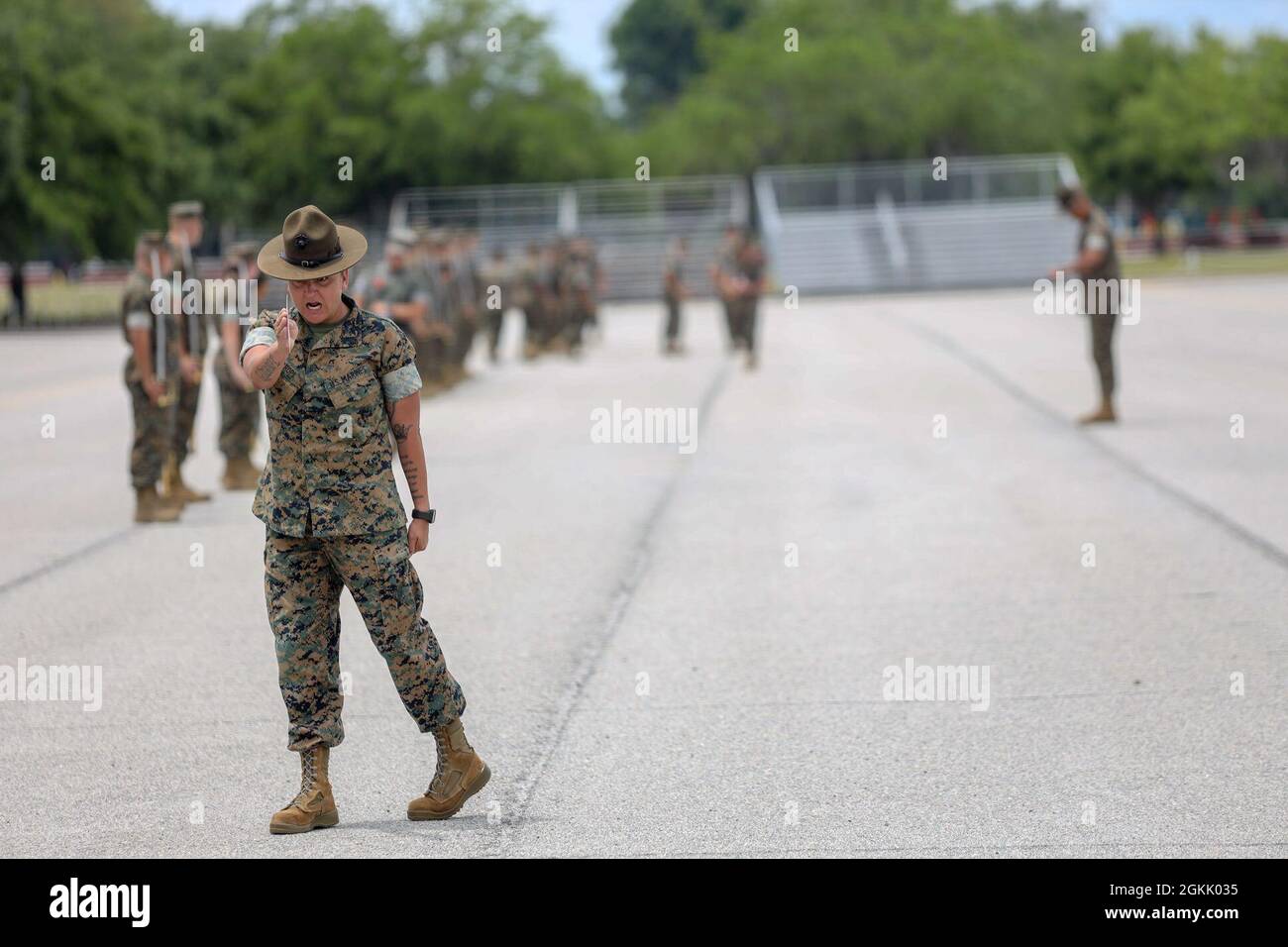 Students with Drill Instructor School, Recruit Training Regiment ...