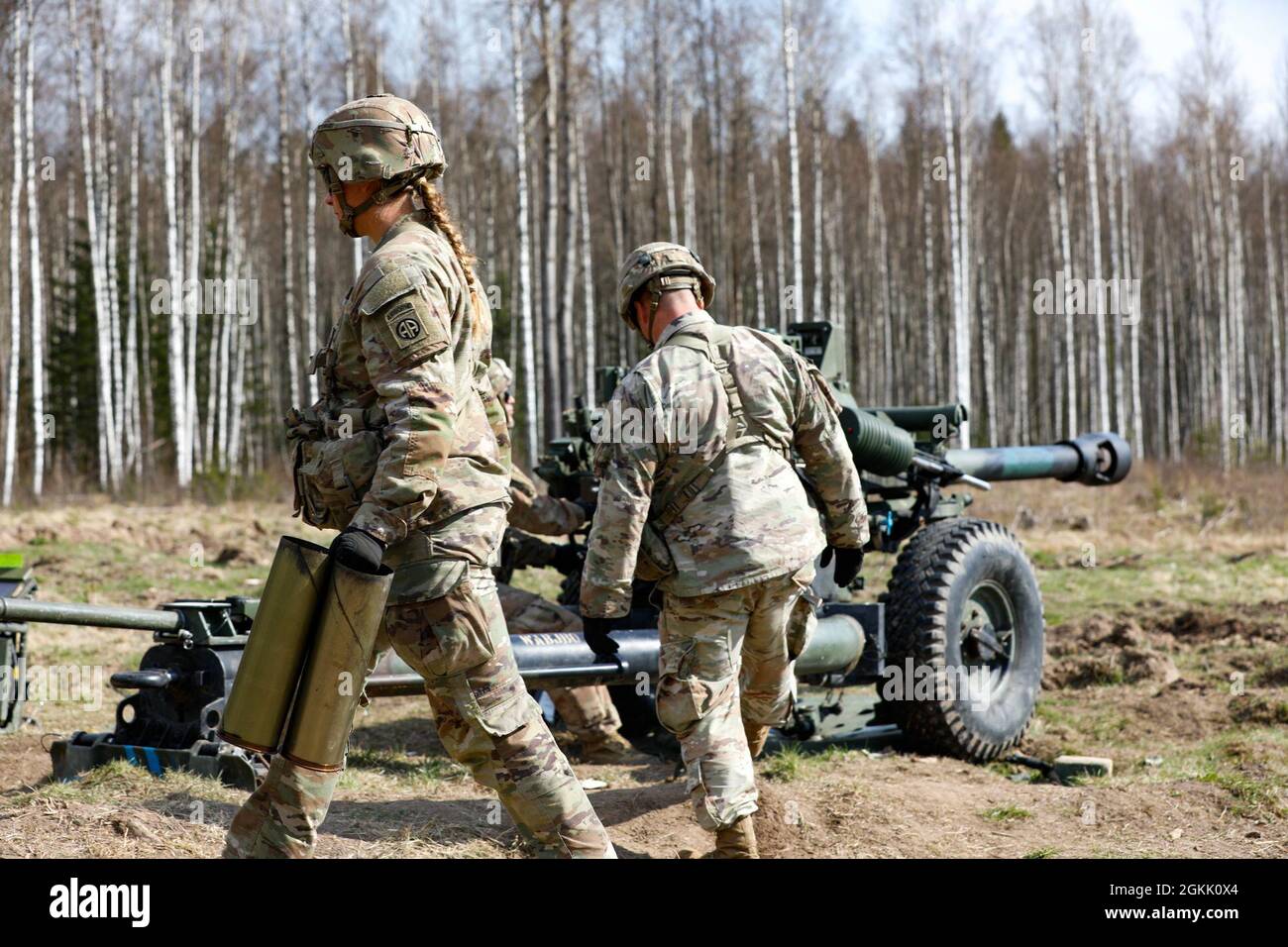 105 field howitzer hi-res stock photography and images - Alamy