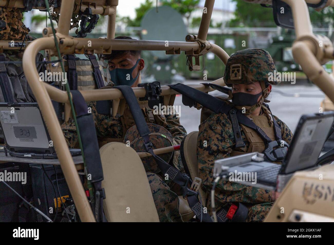 U.S. Marines with the 31st Marine Expeditionary Unit Command element ...