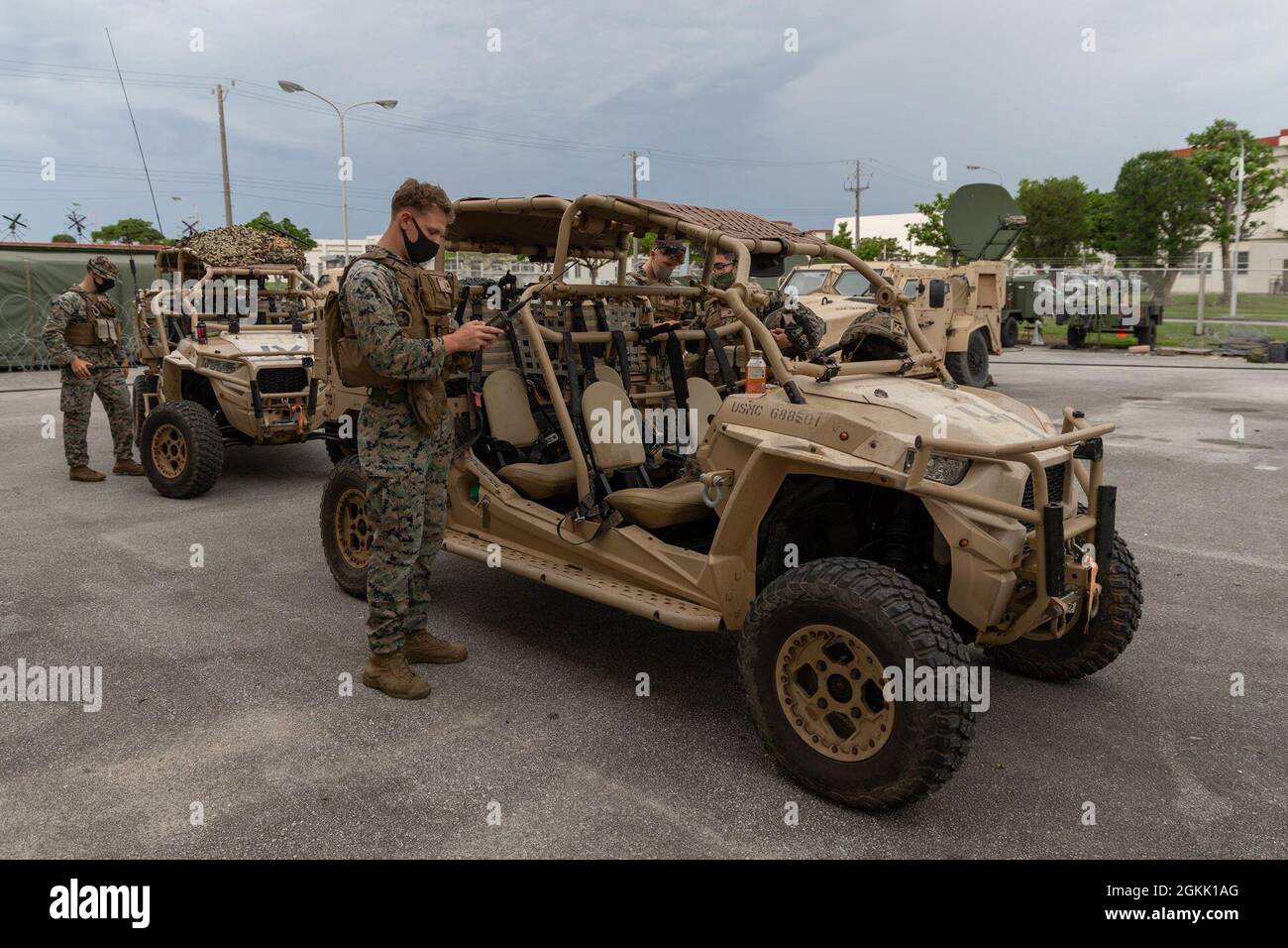 U.S. Marines with the 31st Marine Expeditionary Unit Command element ...