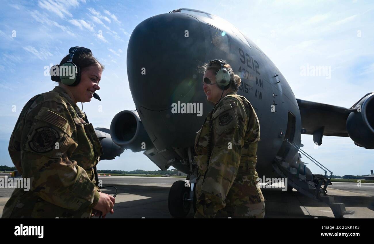 U.S. Air Force Airmen 1st Class Alyssa Oxley and Brooke Kotwica, 15th ...