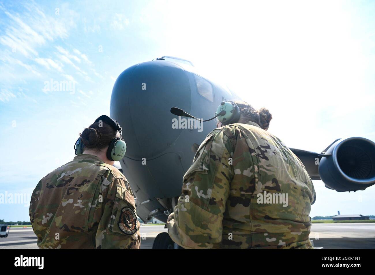 U.S. Air Force Airmen 1st Class Alyssa Oxley and Booke Kotwica, 15th ...