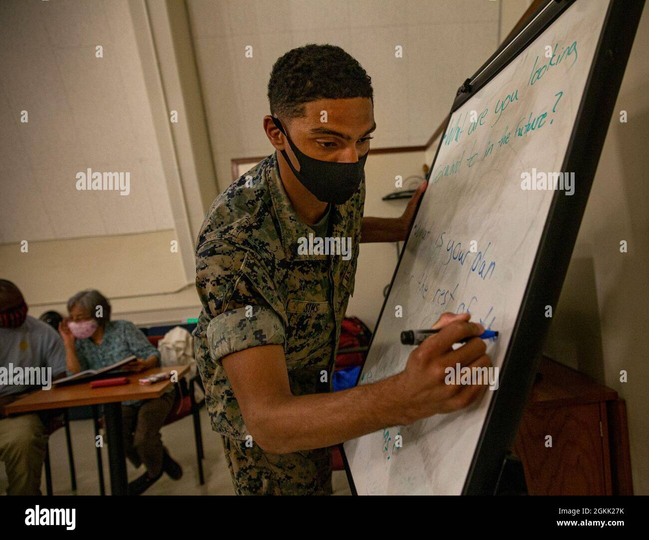 Interactive whiteboard in classroom hi-res stock photography and images ...