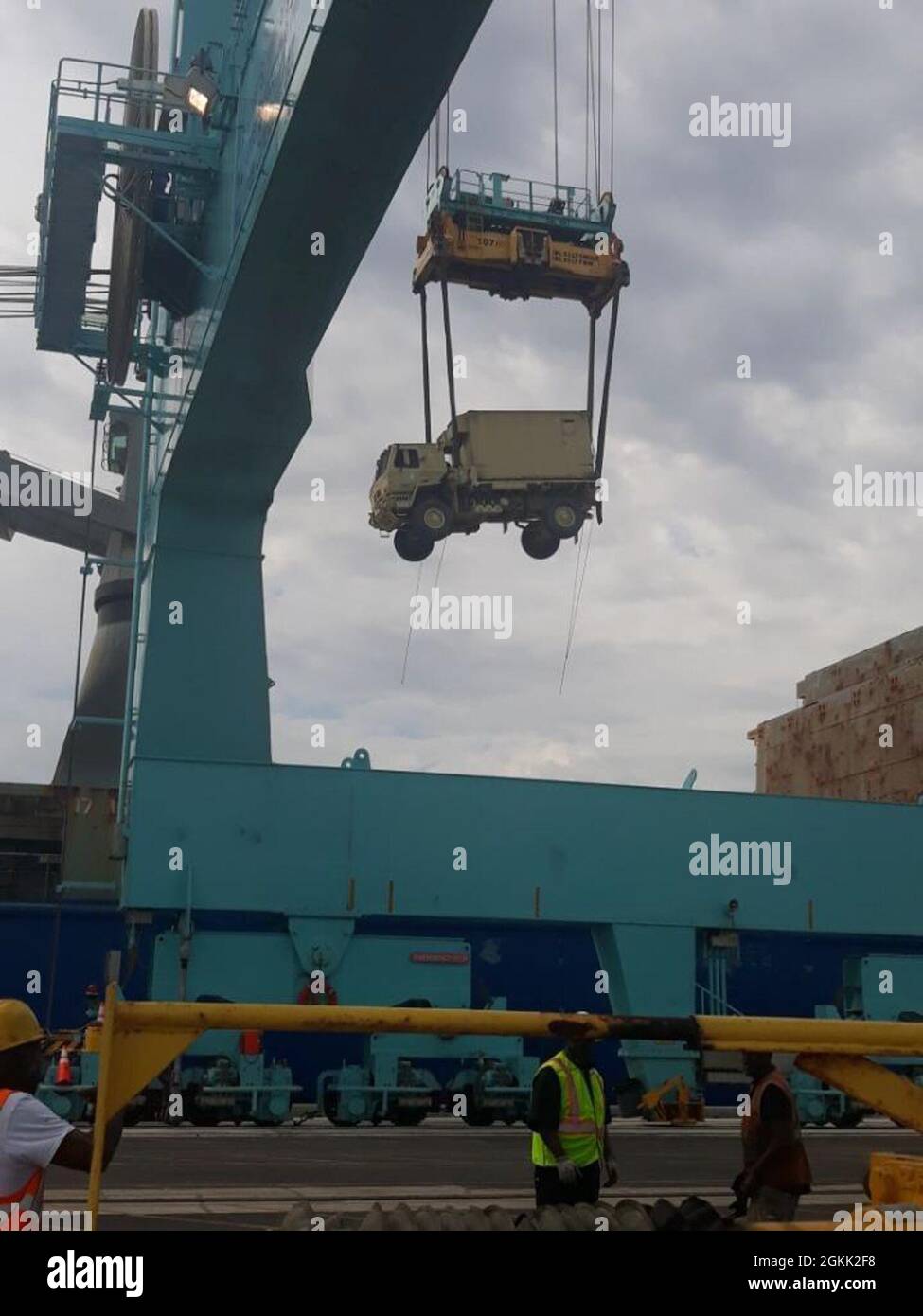 •Transportation experts assigned to the 841st Transportation Bn. begin ...