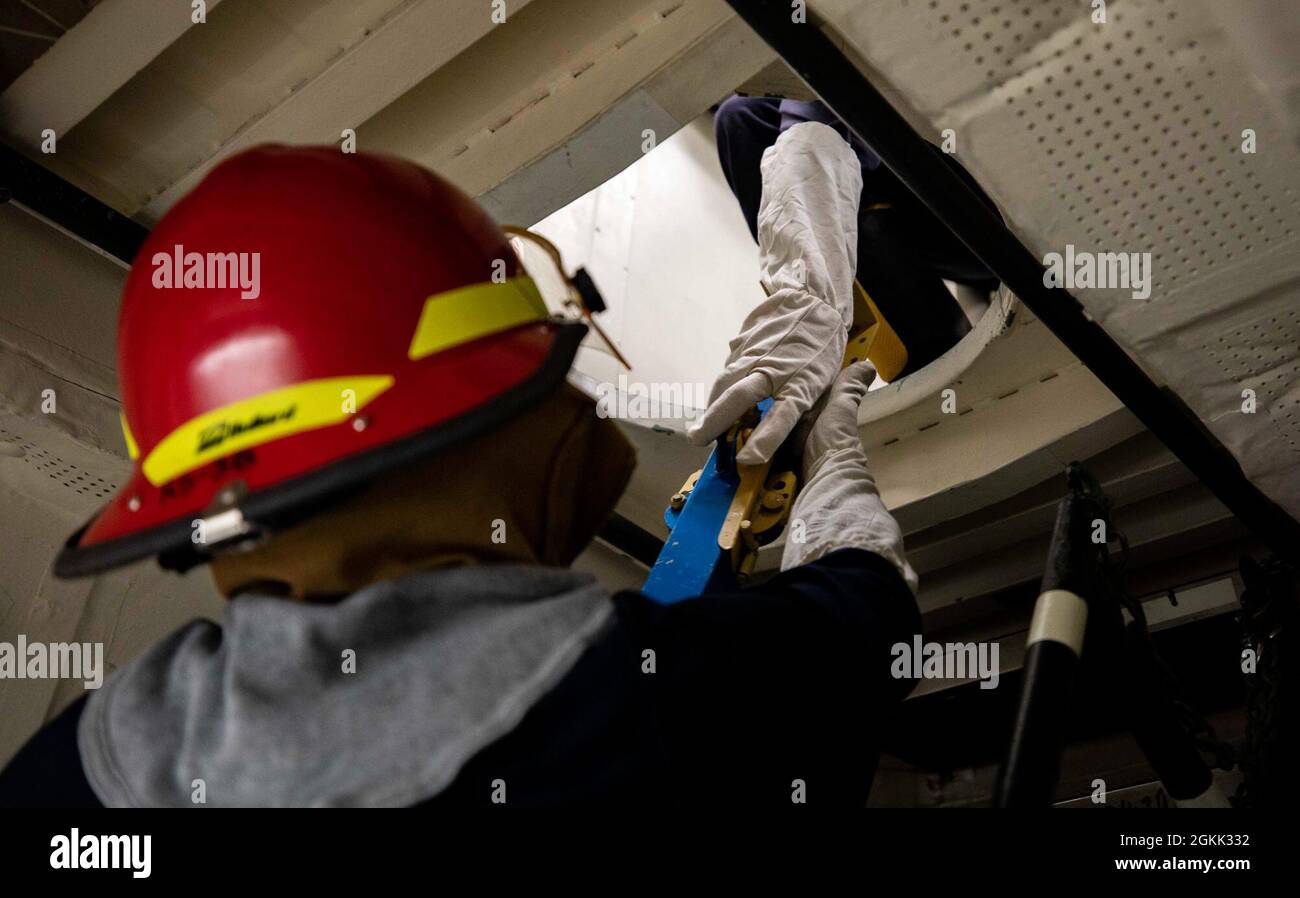 210511-N-QI061-0144 ATLANTIC OCEAN (May 11, 2021) Damage Controlman 3rd ...
