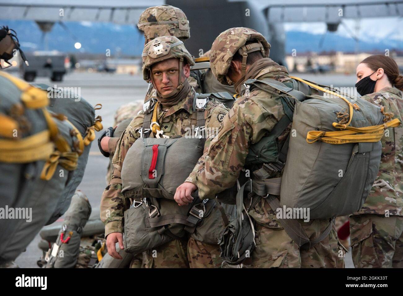 Army paratroopers from the 4th Infantry Brigade Combat Team (Airborne ...
