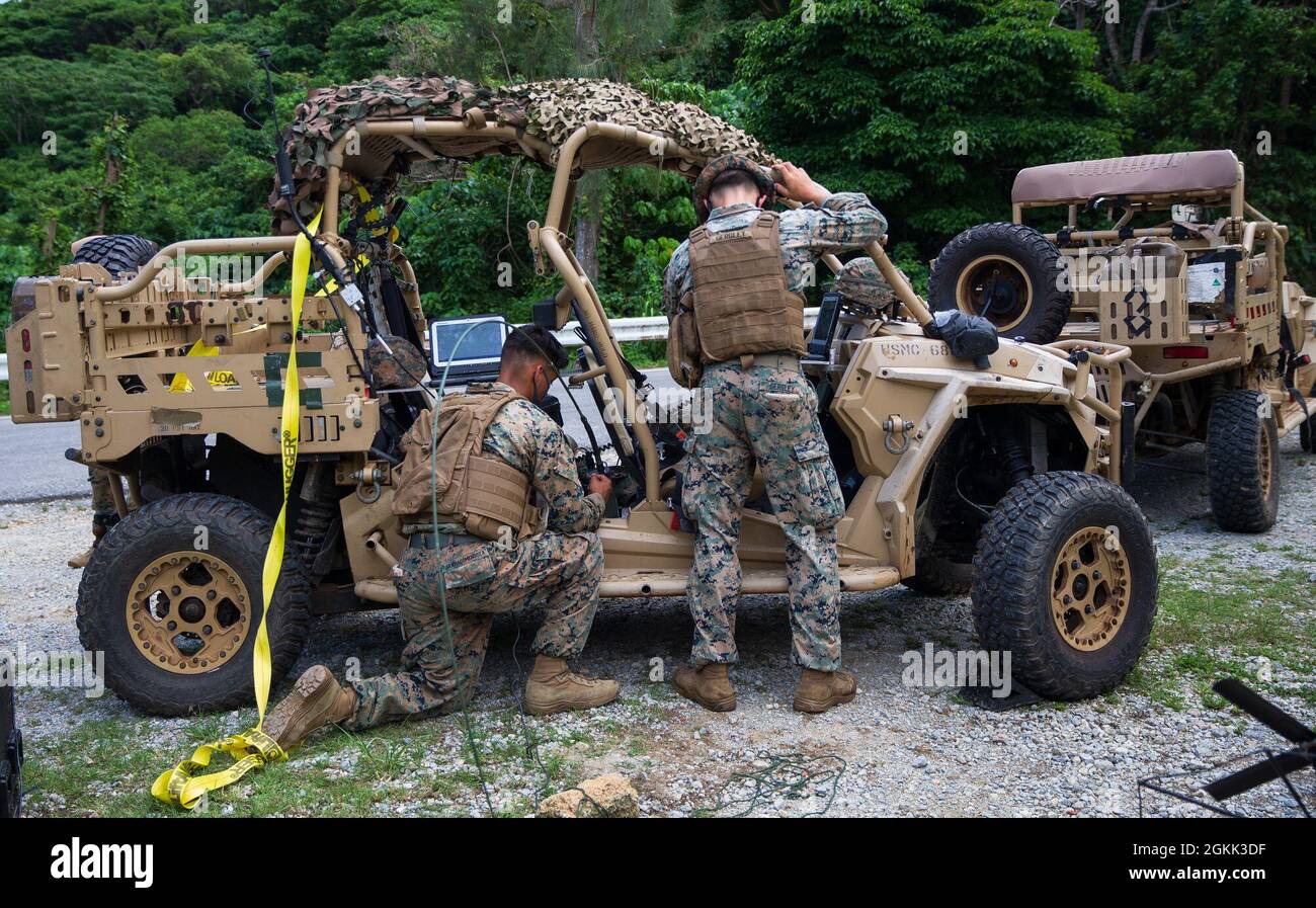 U.S. Marines with the 31st Marine Expeditionary Unit Command element ...