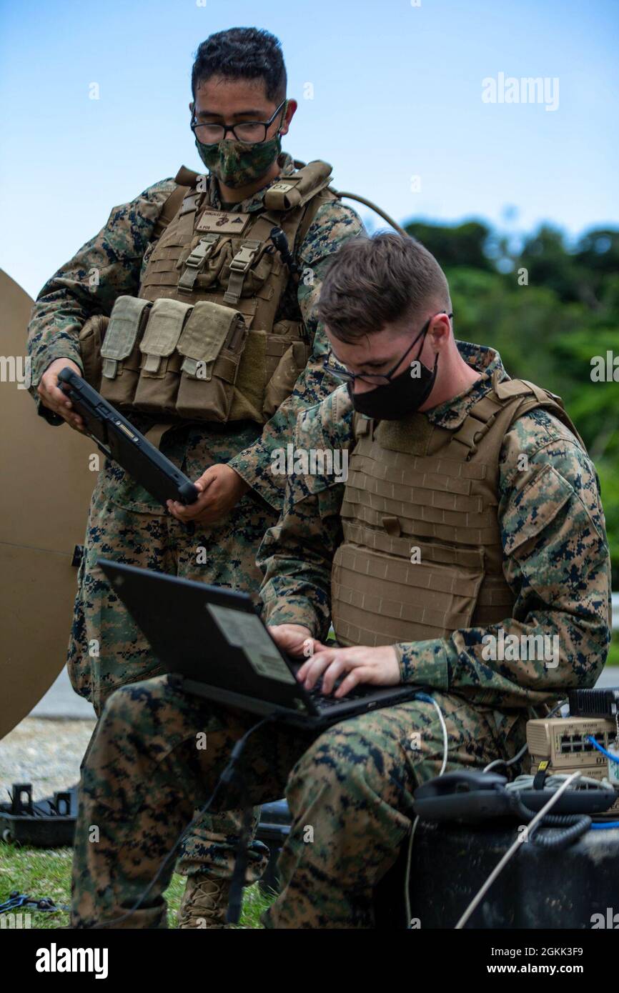 U.S. Marines with the 31st Marine Expeditionary Unit Command element ...