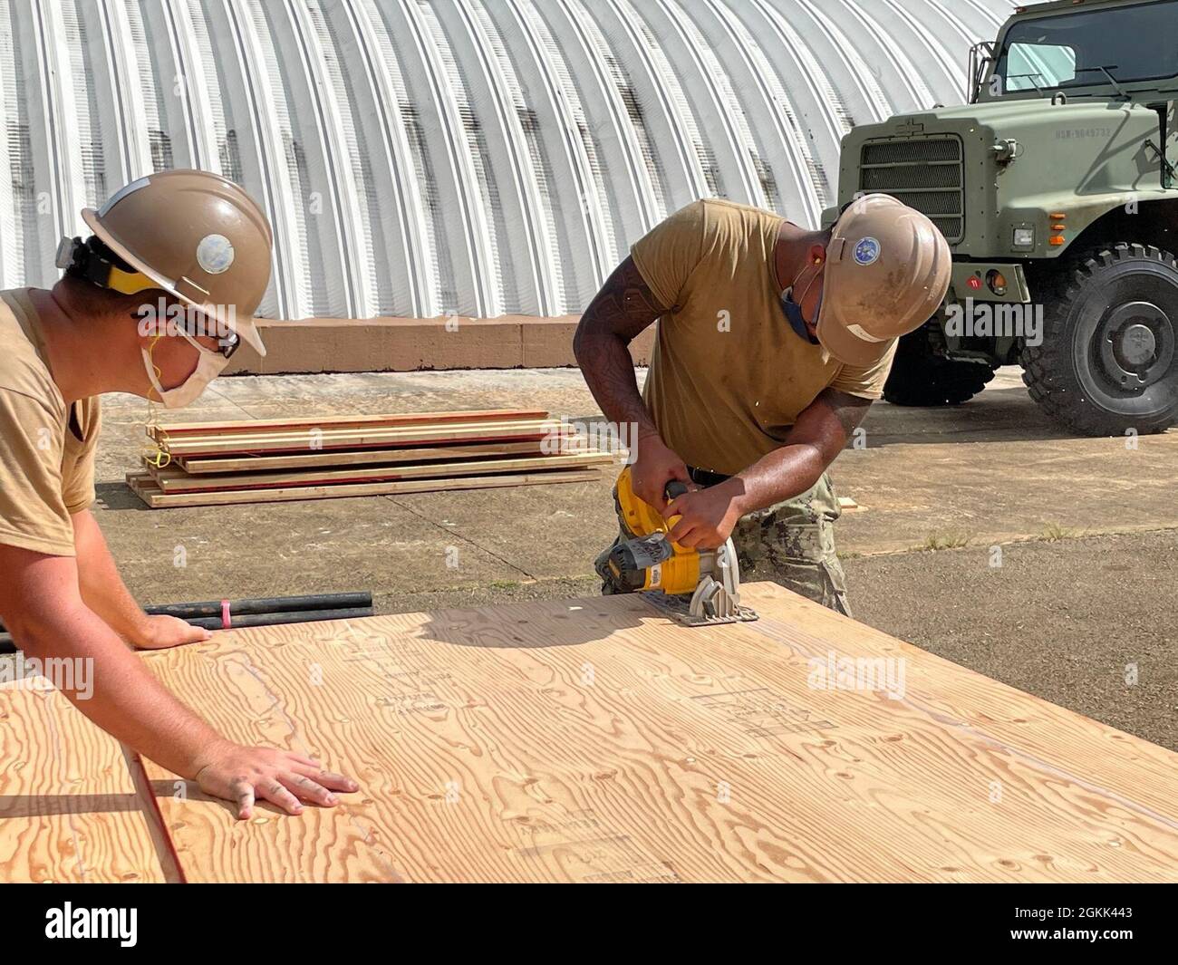 Reinforced concrete columns hi-res stock photography and images - Alamy