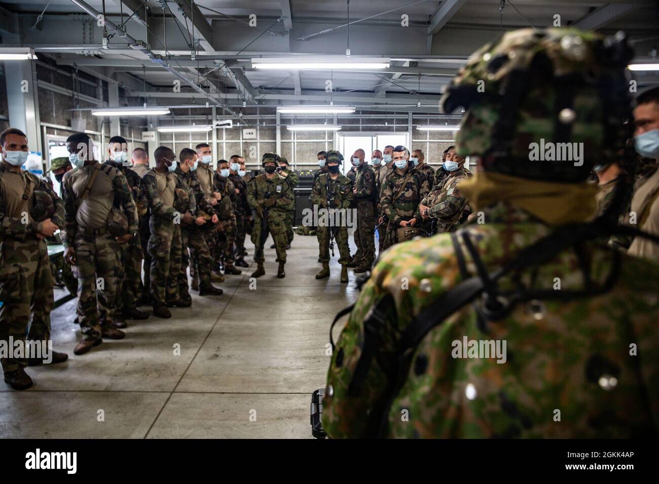 Japanese soldiers with 1st Amphibious Rapid Deployment Regiment, Japan ...