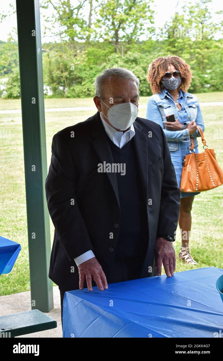 James dillon hi-res stock photography and images - Alamy