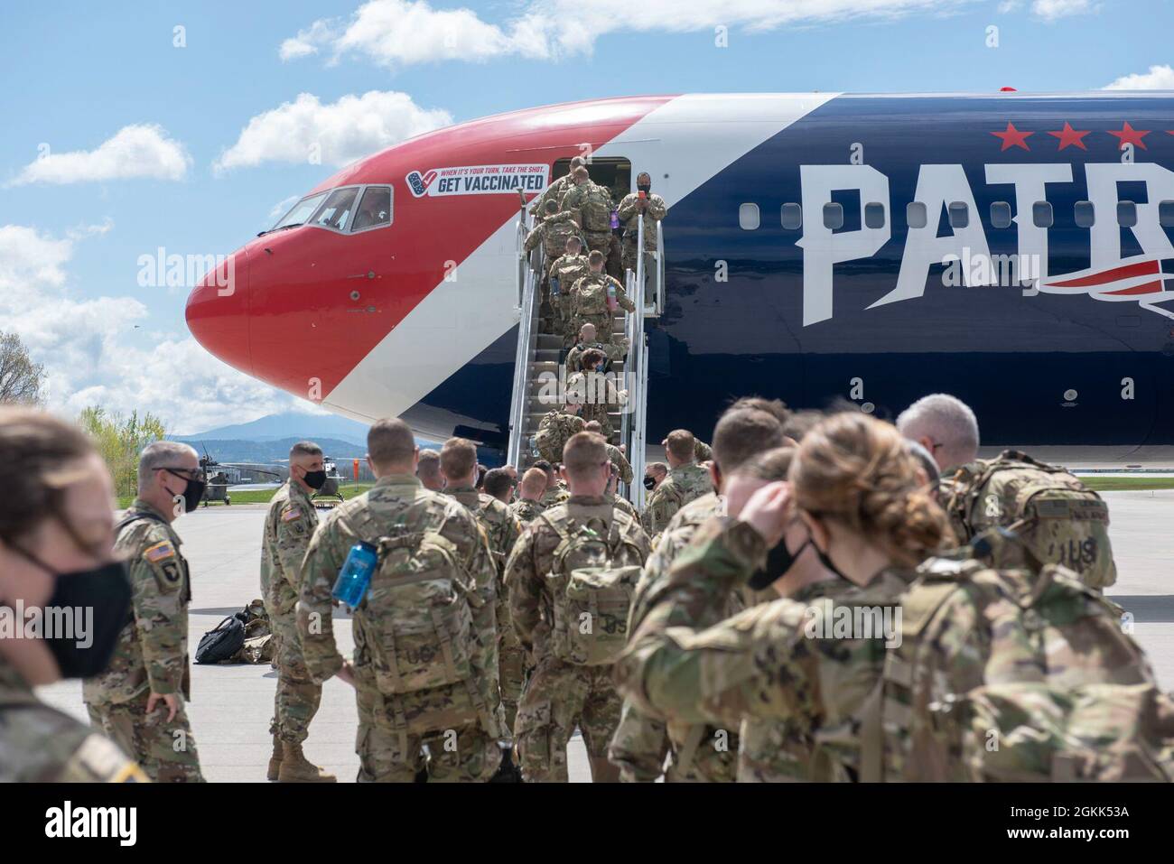 U.S. Soldiers with the 1st Squadron, 172nd Cavalry Regiment, 86th ...