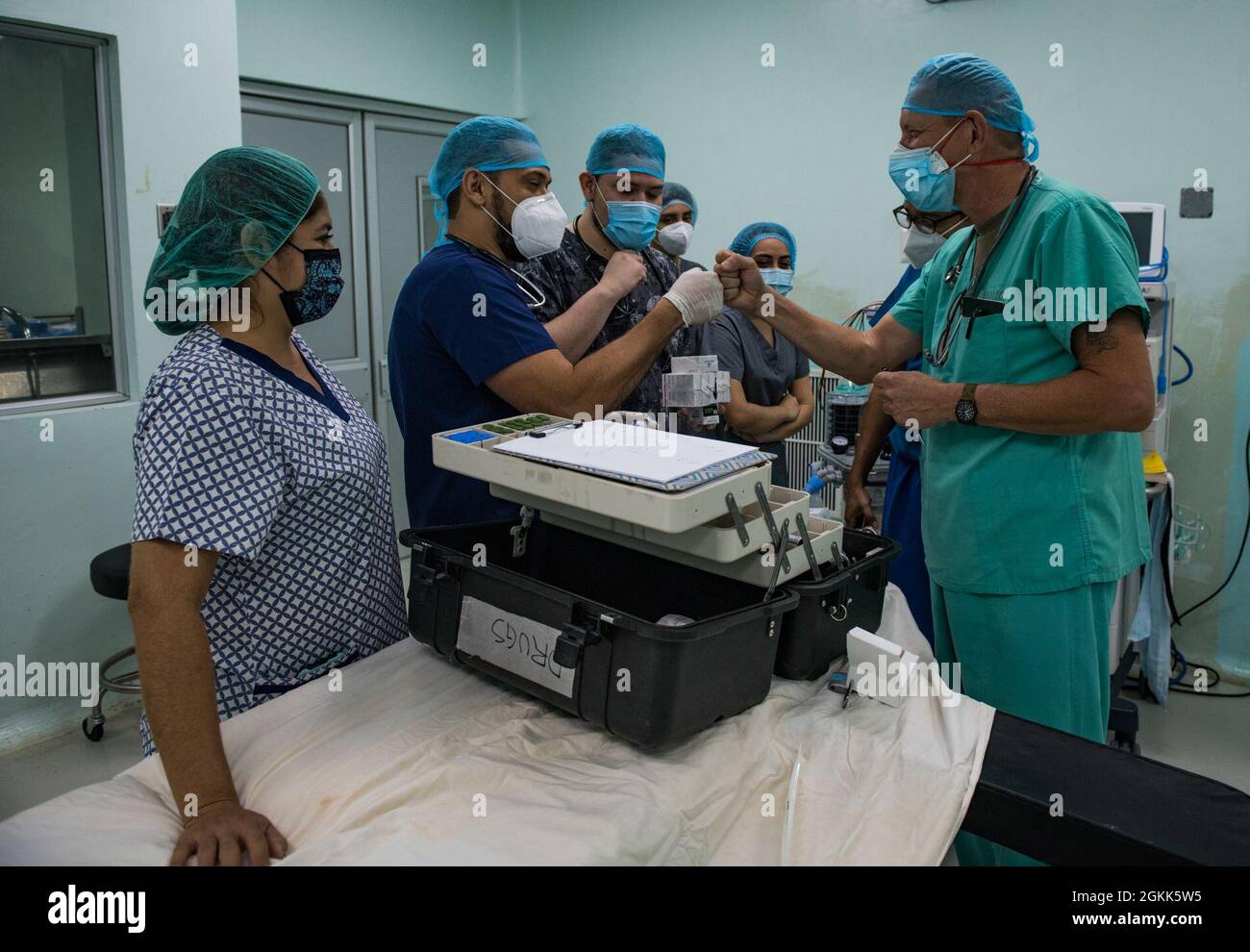 U s air force anesthesia hi-res stock photography and images - Alamy