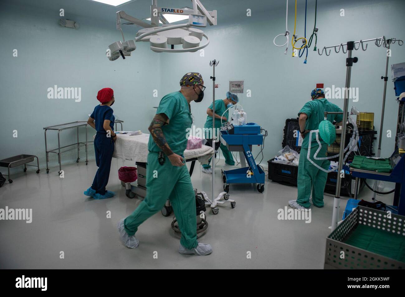 U.S. Army Soldiers with the Forward Surgical Section at the Medical ...