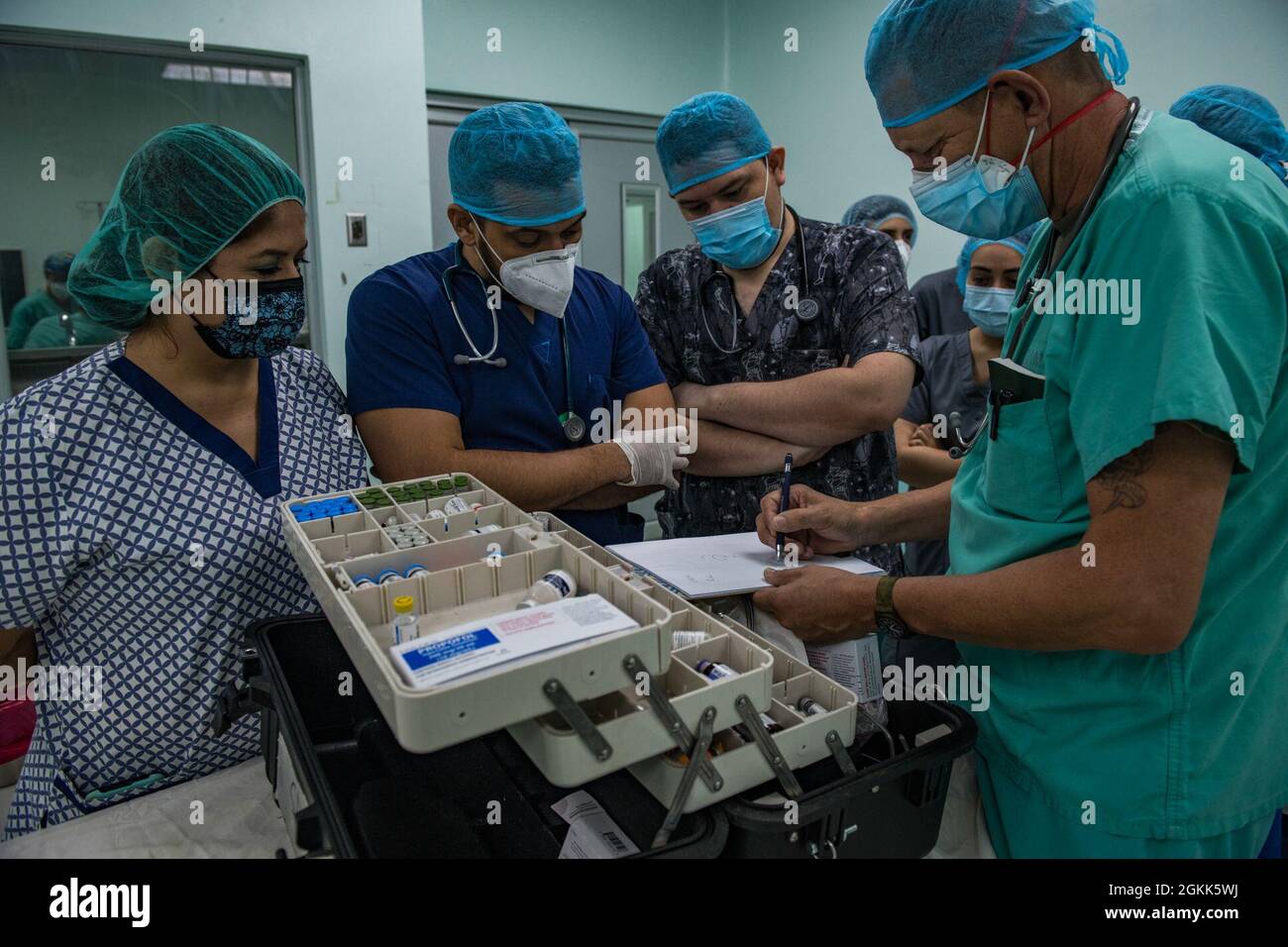 Total intravenous anesthesia hi-res stock photography and images - Alamy