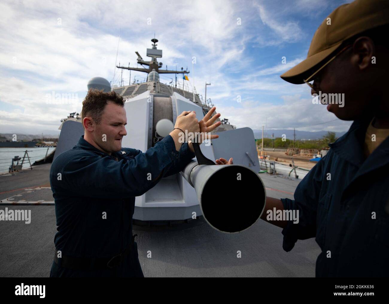 1411 gun hi-res stock photography and images - Alamy