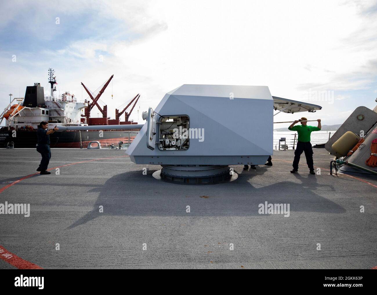 Mk 110 57mm gun hi-res stock photography and images - Alamy