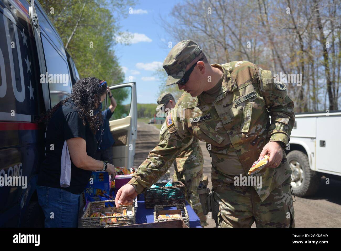 Members of the Nebraska National Guard's 1-376th Aviation Battalion ...