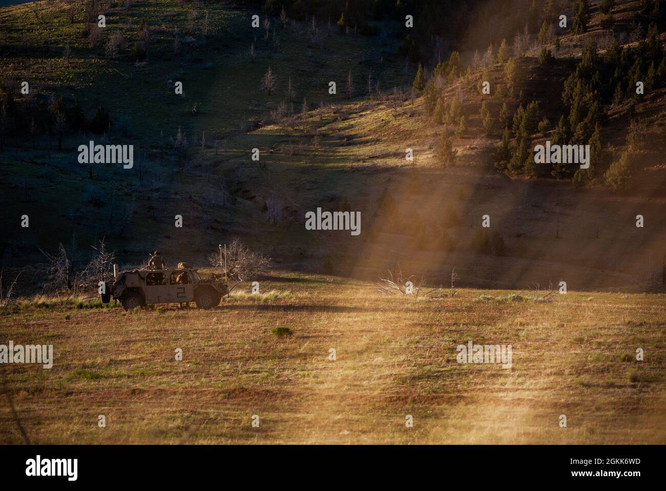 Air Force Special Tactics Operators assigned to the 125th Special ...