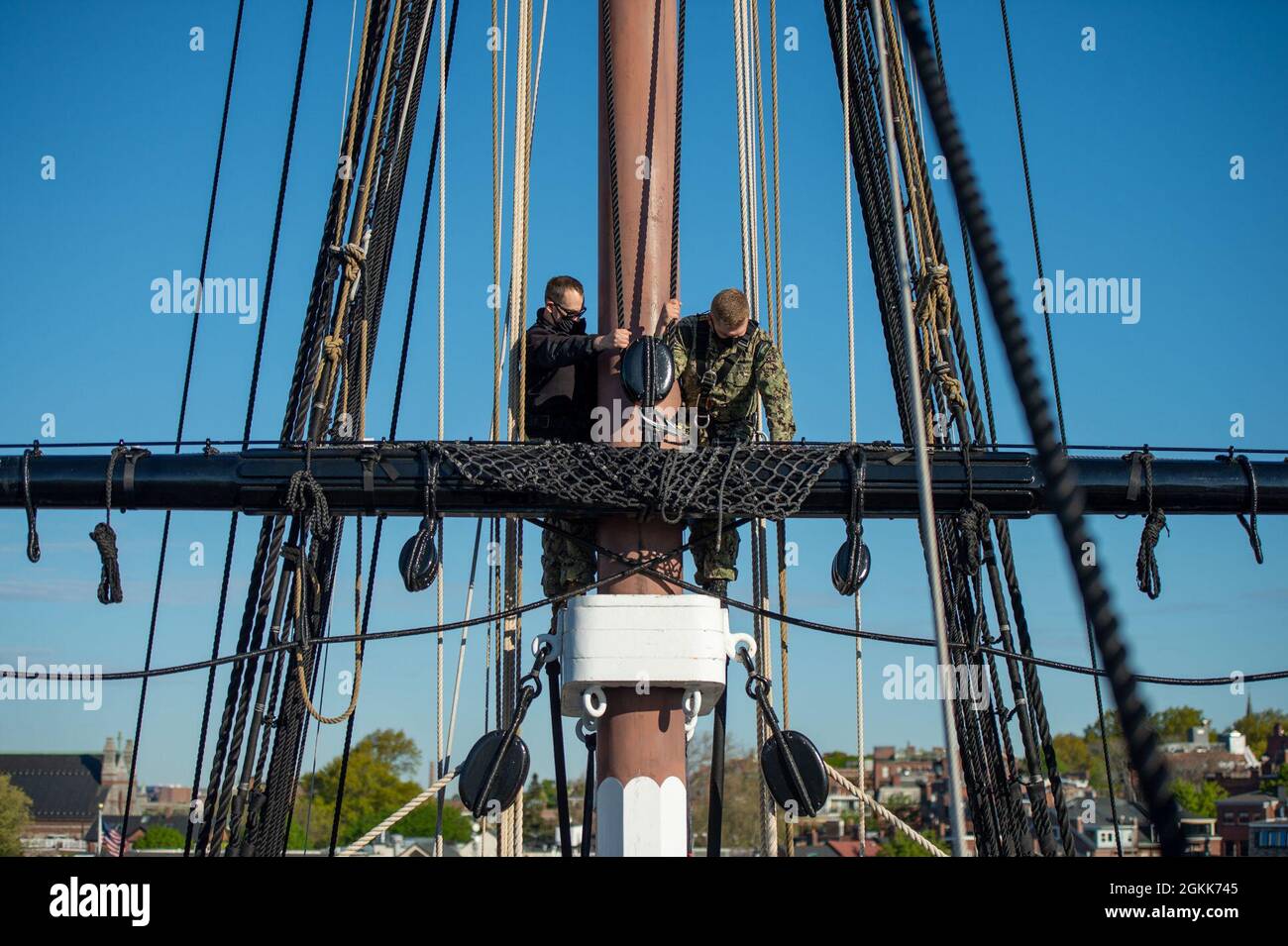 Mizzen top hi-res stock photography and images - Alamy