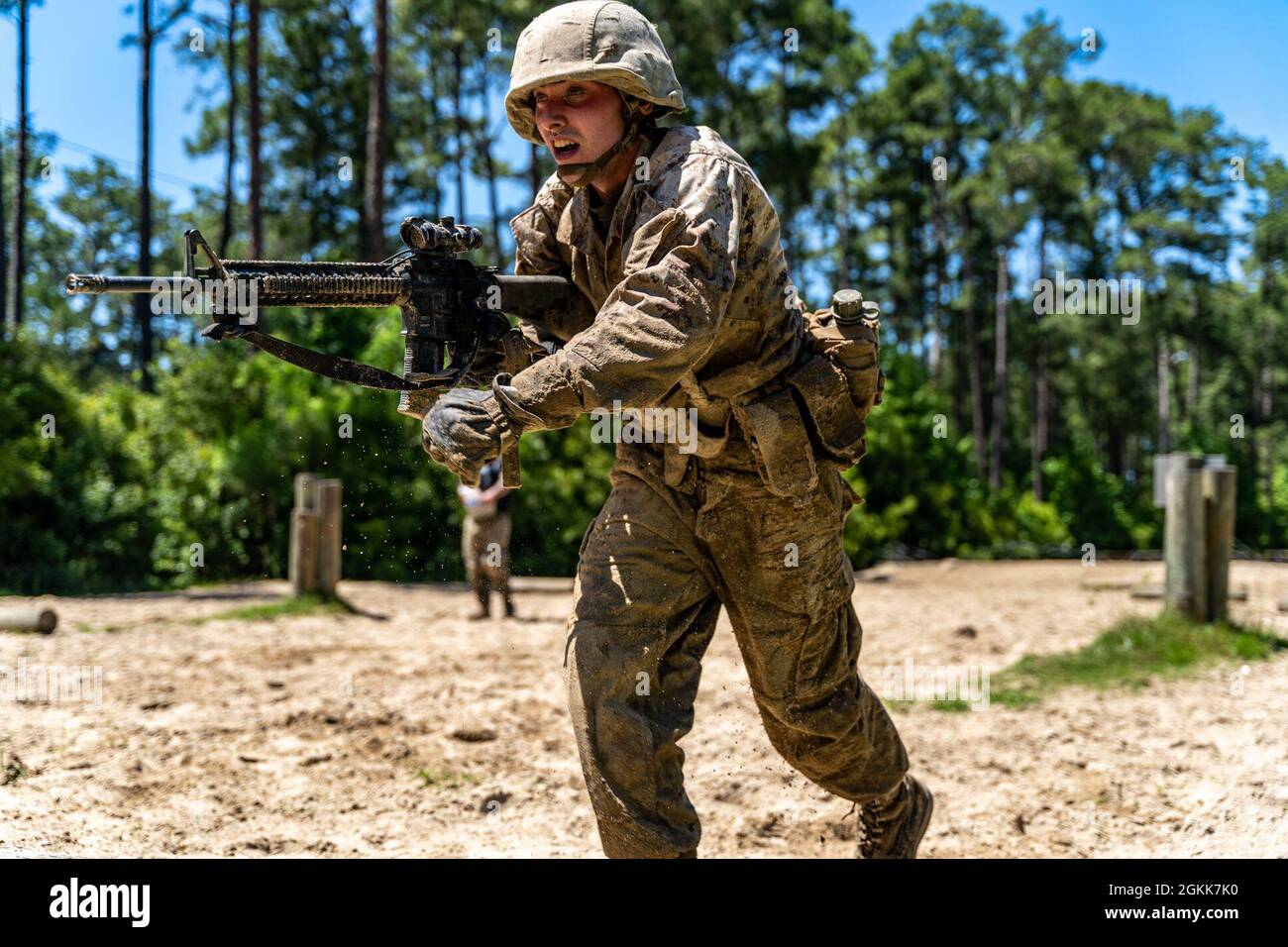 Recruits with Alpha Company, 1st Recruit Training Battalion practice ...