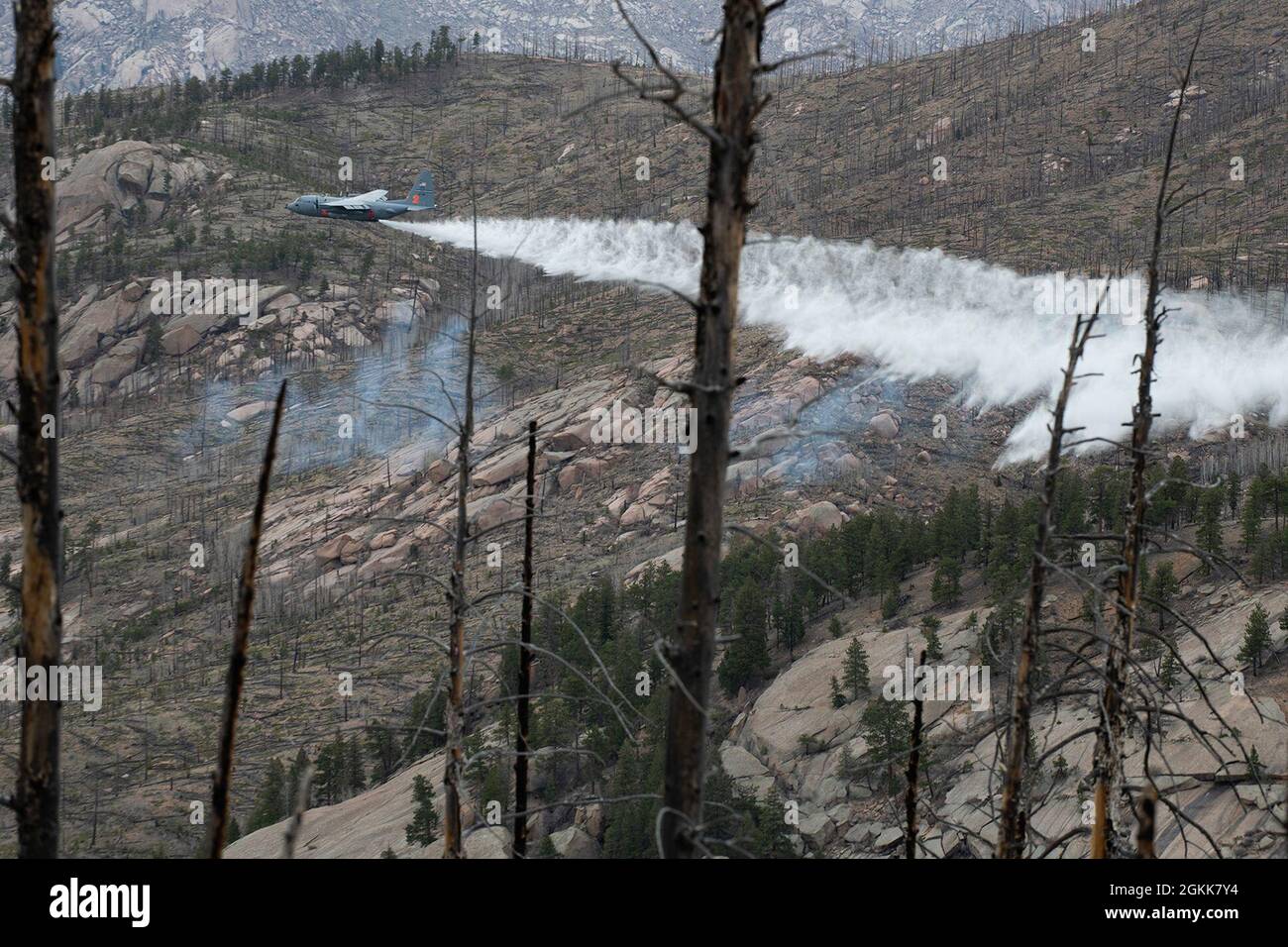 Reservist pilots and loadmasters assigned to the 302nd Airlift Wing ...