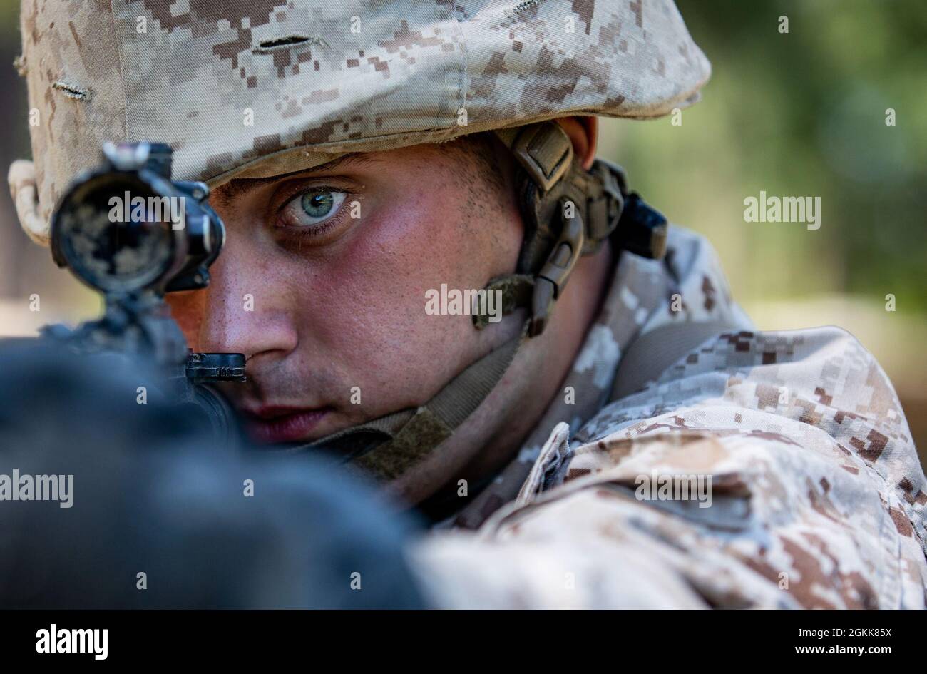 Recruits with Alpha Company, 1st Recruit Training Battalion practice ...