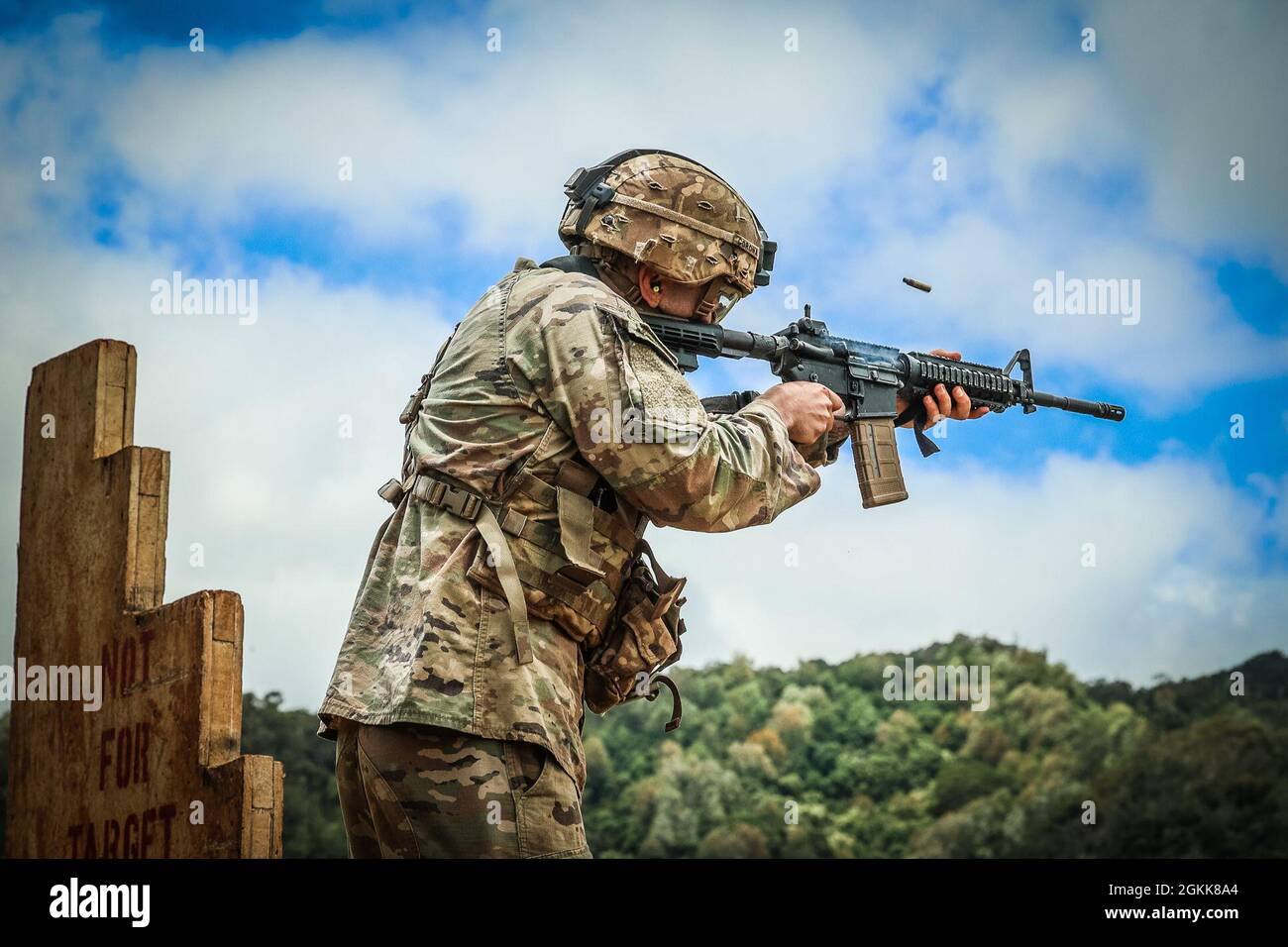 Schofield Barracks, HI — Soldiers assigned to 25th Infantry Division ...